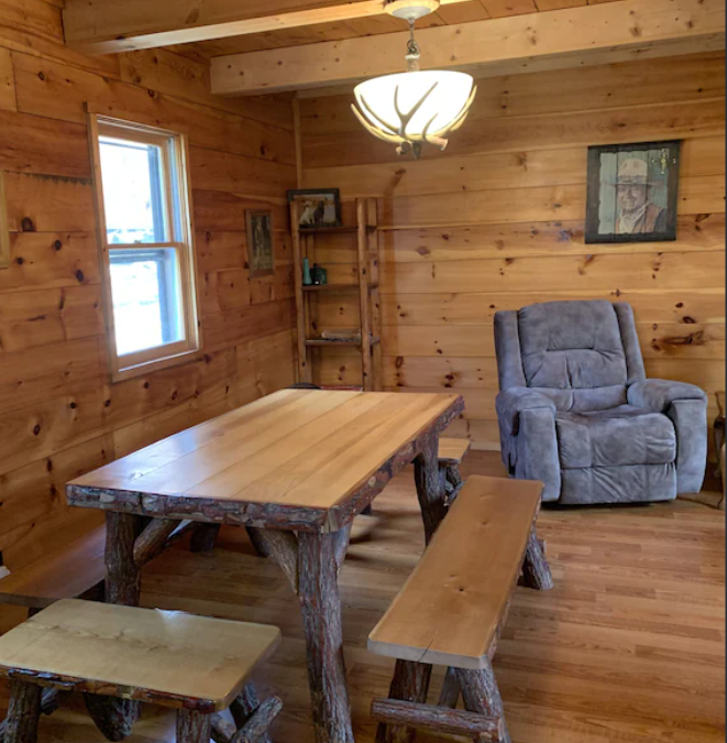 Coyote Lodge table | Visit PA Great Outdoors