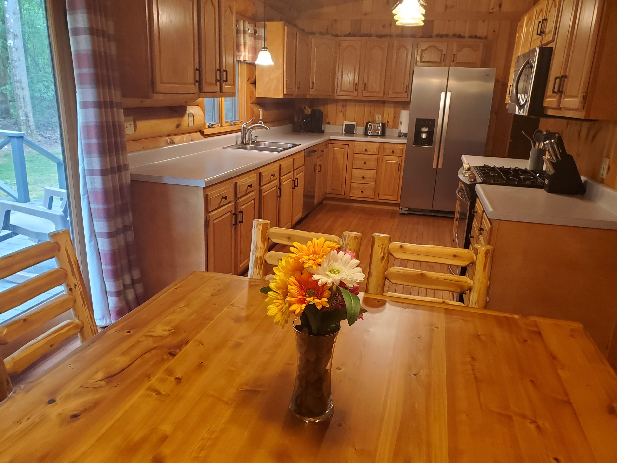 FOREST EDGE CABIN KITCHEN | Visit PA Great Outdoors