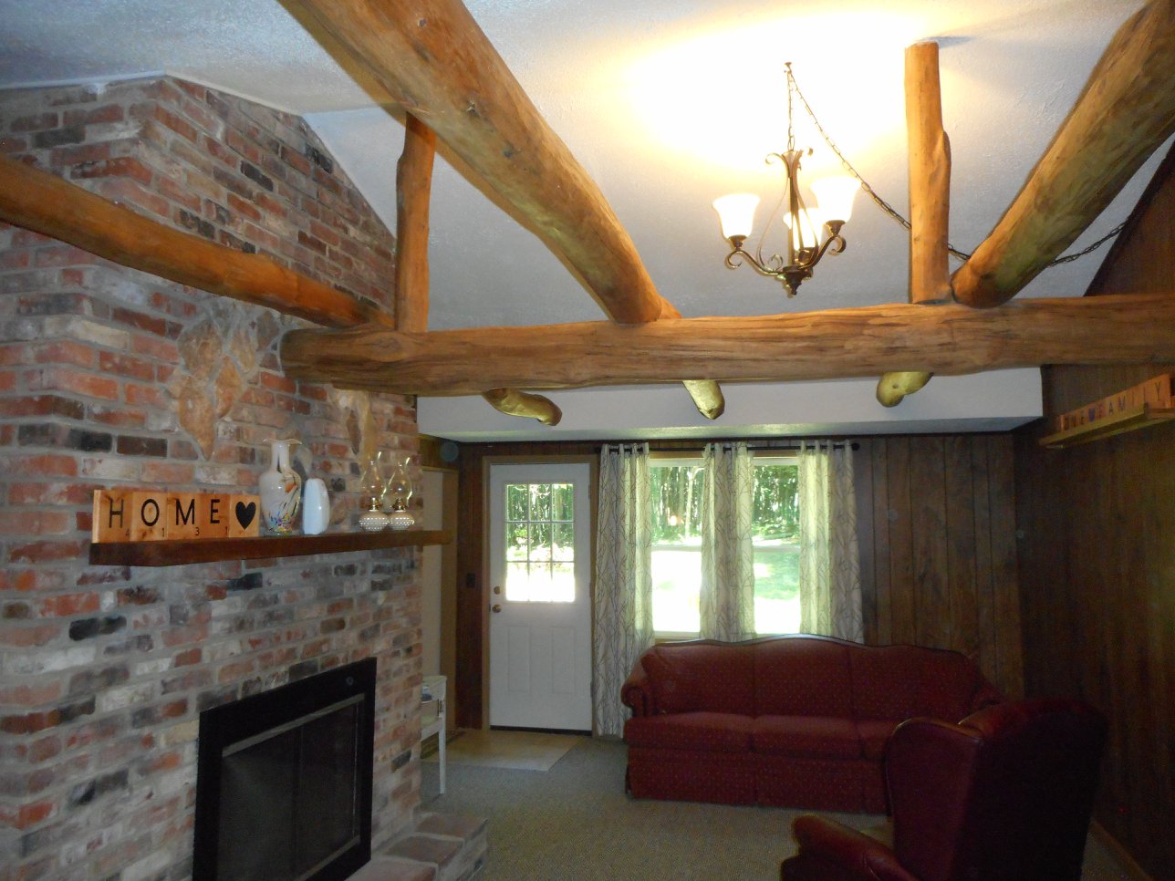 Hogback Lodge Great Room | Visit PA Great Outdoors
