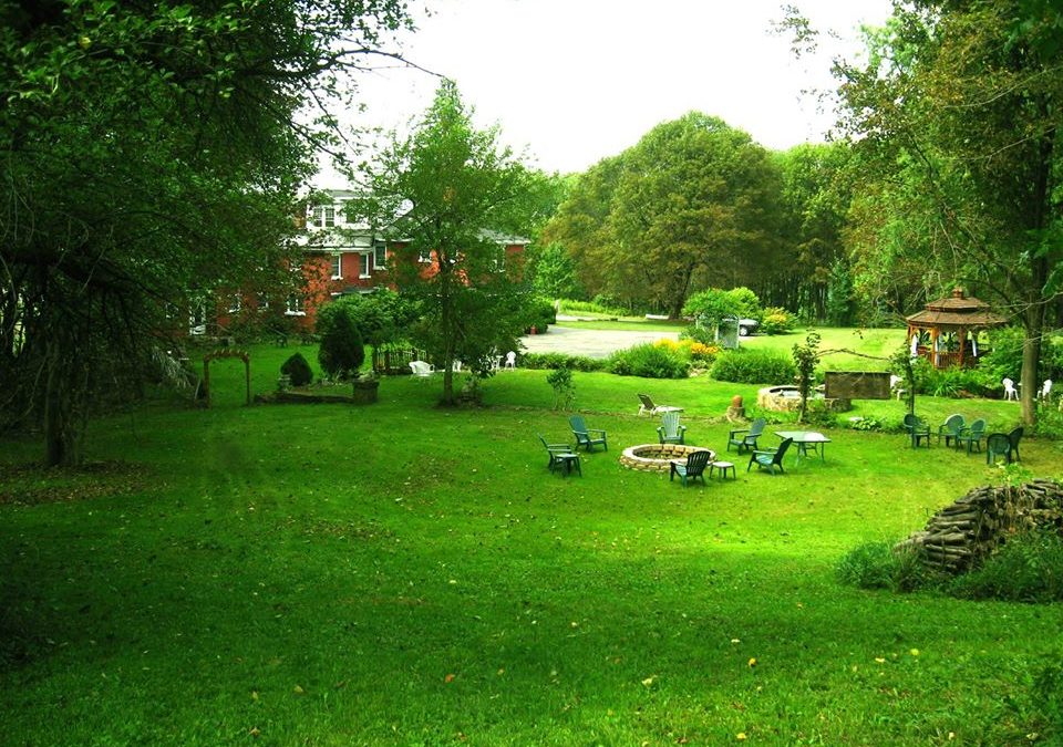 Plantation Bed & Breakfast yard | Visit PA Great Outdoors