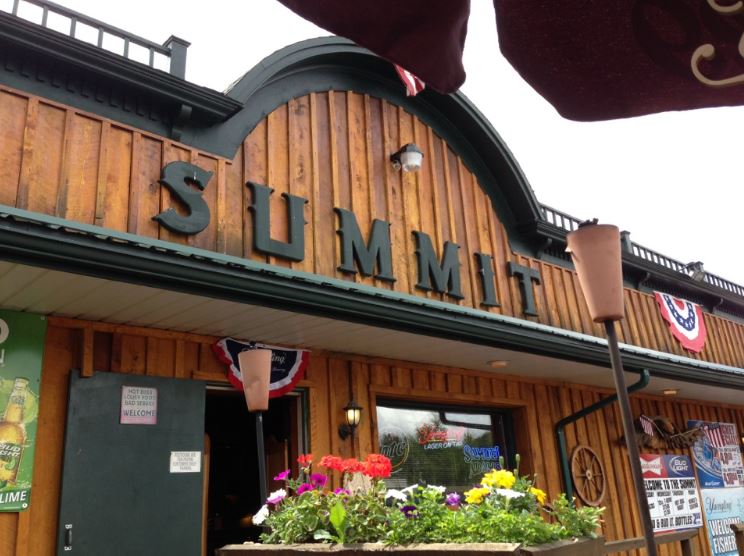 The Summit Lodge and Grill | Visit PA Great Outdoors