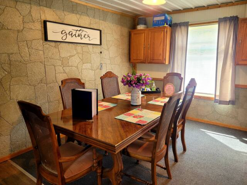 dining table Benezette House | Visit PA Great Outdoors
