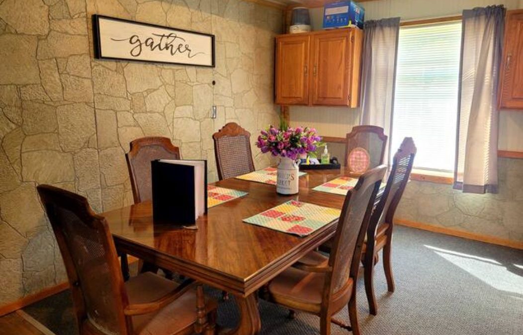 dining table Benezette House | Visit PA Great Outdoors